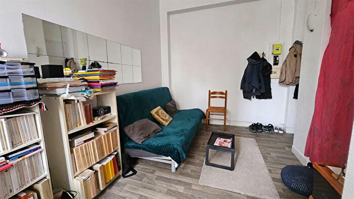 Ivry-sur-Seine, Centre-ville : Appartement 1 pièce à vendre