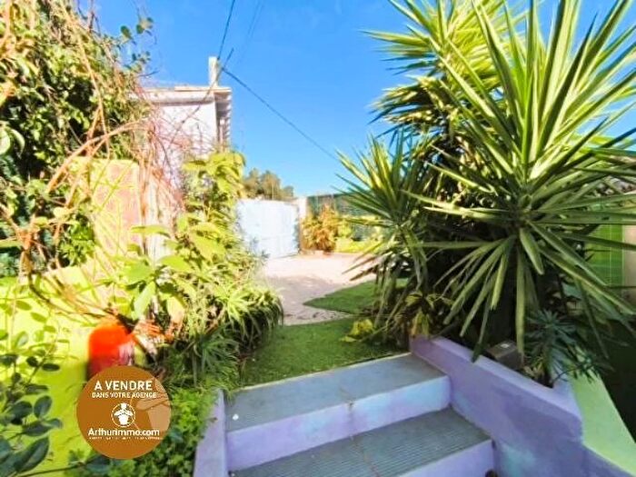 Maison à vendre - Bormes-les-Mimosas, La Favière, Le Gau, Cap-Bénet, Cabasson, Plages - 2 pièces - 1 chambre