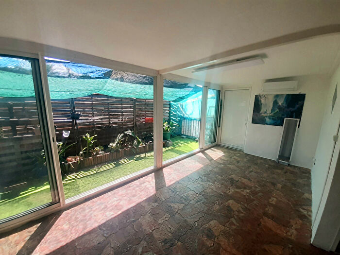 Maison à vendre - Saint-Louis, Plateau Goyaves - 6 pièces - 4 chambres