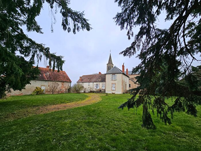 Maison à vendre - Saint-Caprais - 13 pièces - 6 chambres