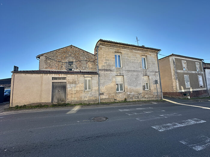 Maison à vendre - Prignac-et-Marcamps - 5 pièces - 3 chambres