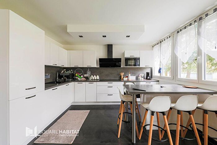 Appartement à vendre - Le Pont-de-Claix - 4 pièces - 3 chambres