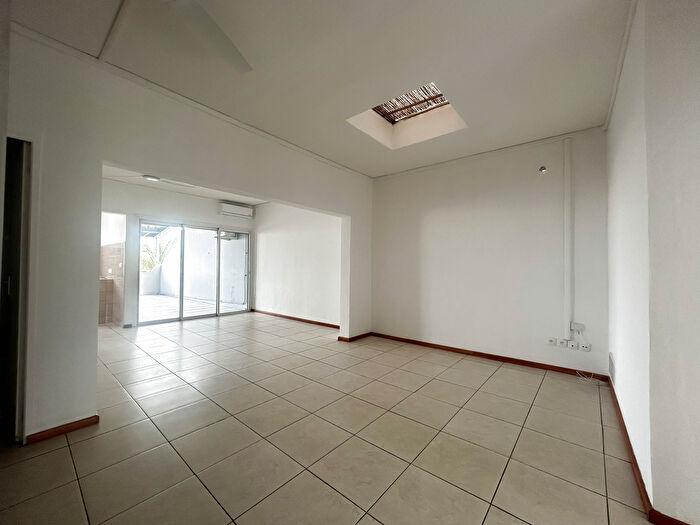 Appartement 3 pièces à Saint-Pierre, Centre-ville, à louer