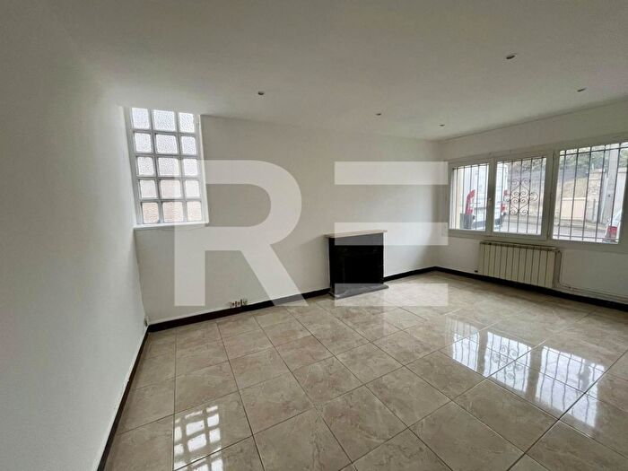 Appartement à louer - Nîmes, Jean Jaurès - 3 pièces - 2 chambres