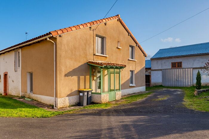 Maison à vendre - Asnières-sur-Blour - 4 pièces - 4 chambres