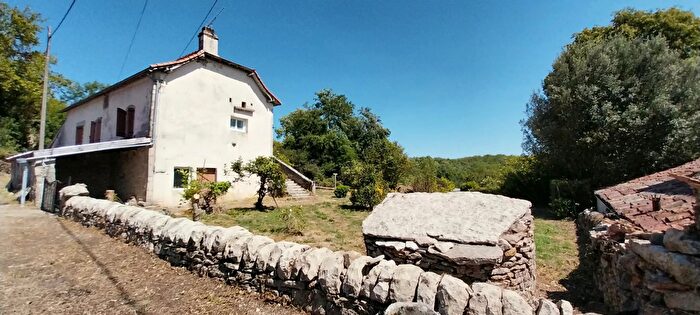 Maison à vendre - Vailhourles - 4 pièces - 2 chambres