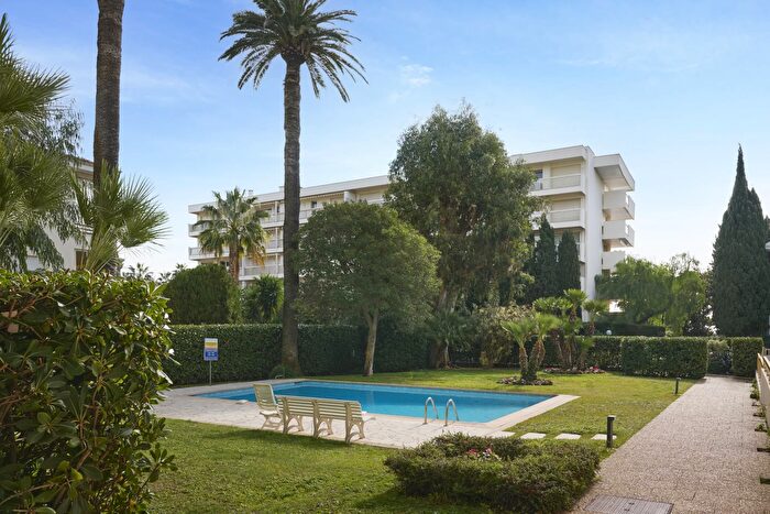 Appartement 4 pièces à Cannes, Pointe Croisette, à vendre