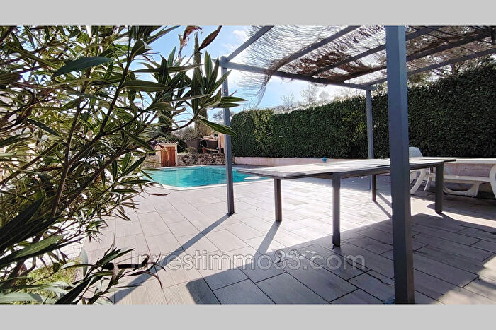 Maison à vendre - Rocbaron - 6 pièces - 5 chambres