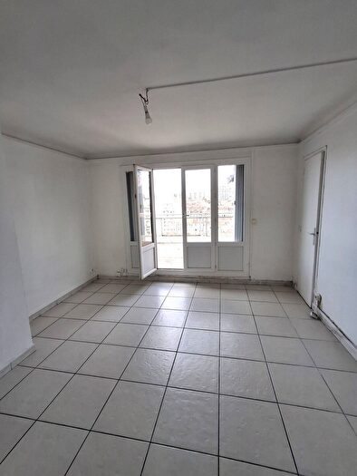 Appartement à louer - Les Chartreux, Marseille ème arrondissement - 2 pièces - 1 chambre