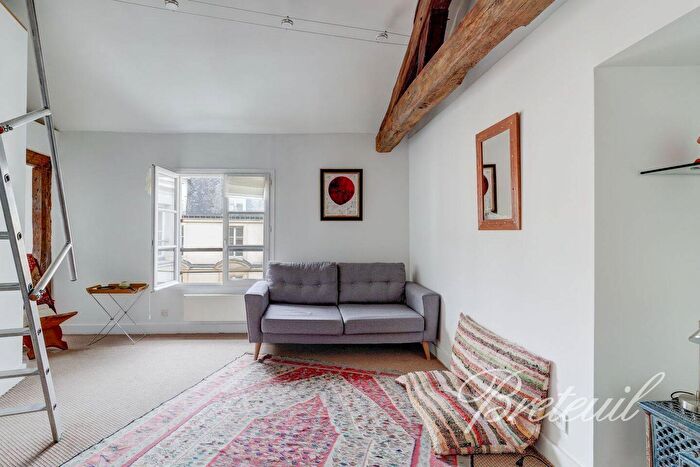 Appartement à louer - Archives, Paris ème arrondissement - 2 pièces - 1 chambre