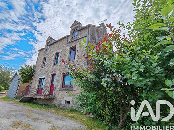Le Roc-Saint-André : Maison 8 pièces à vendre