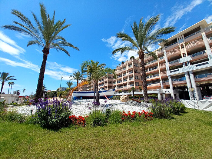 Appartement à vendre - Vallauris, Golfe Juan, Vieux Port - 3 pièces - 2 chambres