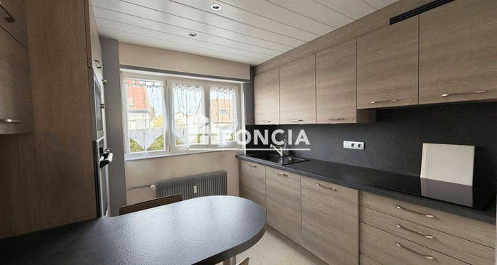 Bourtzwiller Centre Ouest, Mulhouse - Appartement 4 pièces à louer
