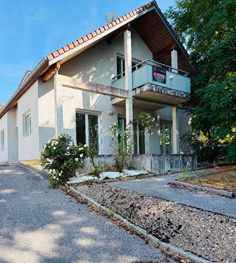 Maison 5 pièces à Les Auxons, Auxon-Dessus, à vendre