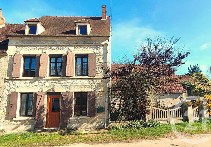 Maison à vendre - Donzy - 7 pièces - 6 chambres