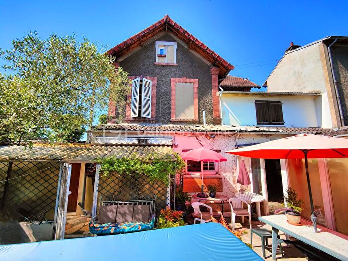Mantes-la-Jolie, Centre-ville - Maison 8 pièces à vendre