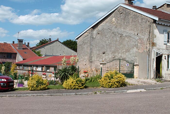 Maison 6 pièces à Lamarche, à vendre