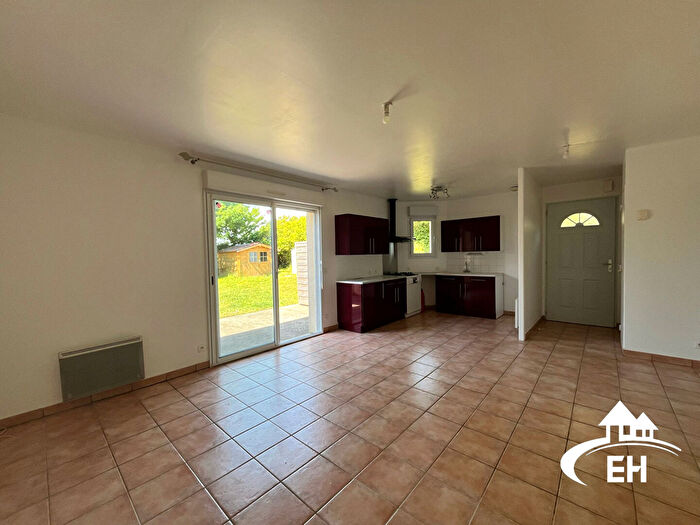 Maison 3 pièces à Saint-Symphorien-des-Bruyères, à louer