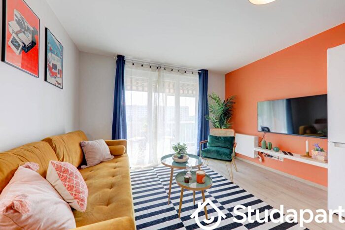 Appartement à louer - Le Bachut, Lyon ème arrondissement - 1 pièce - 1 chambre