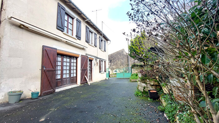 Maison à vendre - Azay-le-Brûlé - 5 pièces - 4 chambres