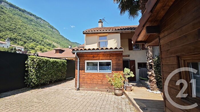 La Flachère : Maison 4 pièces à vendre