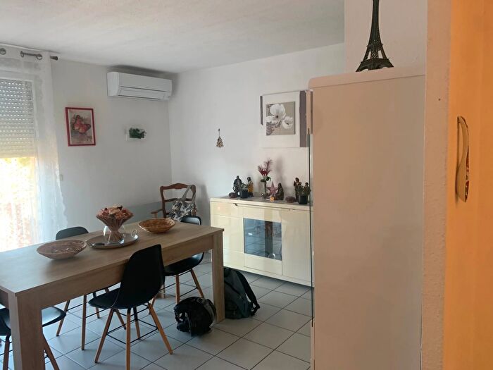 Appartement à vendre - Saint-Estève - 3 pièces - 2 chambres