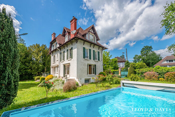 Maison 7 pièces à vendre à Vaucresson