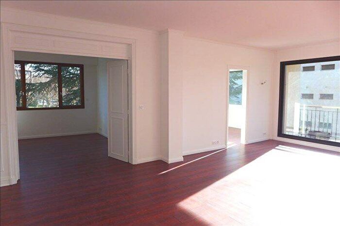 Appartement 5 pièces à Noisy-le-Roi, à louer