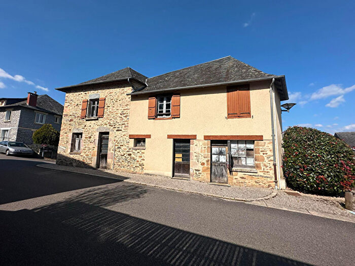 Maison à vendre - Saint-Hilaire-Peyroux - 4 pièces - 3 chambres