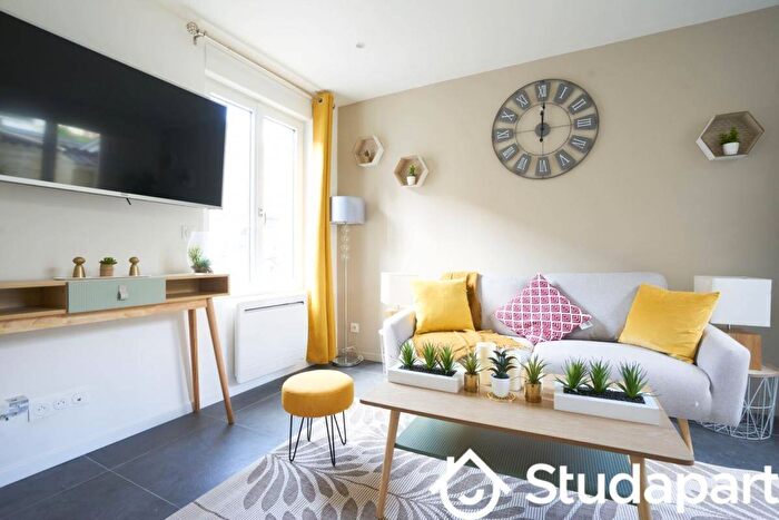 Appartement à louer - Bourg Delivrance, Lille - 1 pièce - 3 chambres