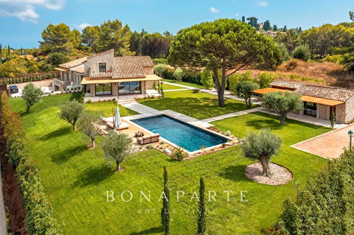 Maison 8 pièces à vendre à Mouans-Sartoux