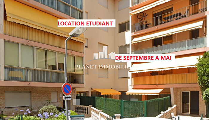 Appartement à louer - Vallauris, Golfe Juan, Vieux Port - 1 pièce - 1 chambre