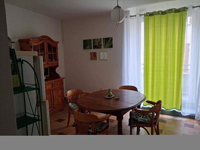 Appartement à louer - Sud, Pont-Saint-Esprit - 1 pièce