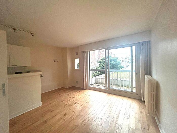 Appartement à louer - Reine-Mairie, Boulogne-Billancourt - 1 pièce