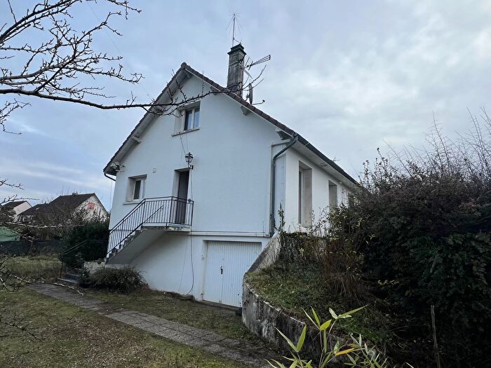 Maison à vendre - Saint-Georges-sur-Baulche - 6 pièces - 4 chambres