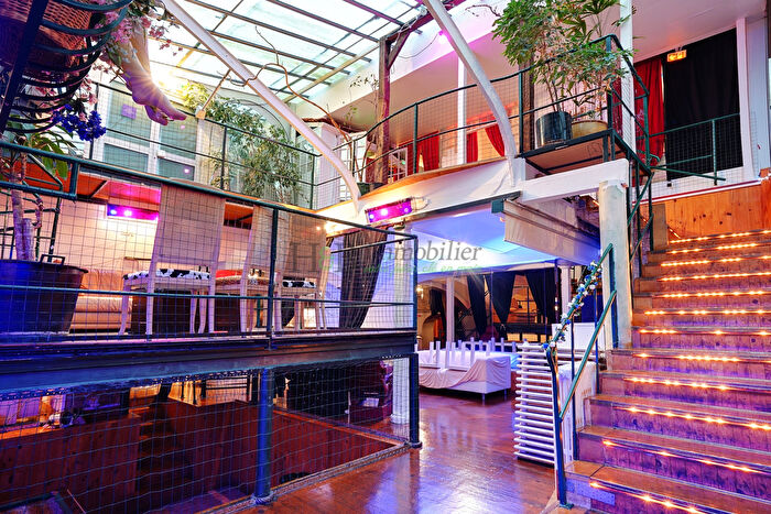 Appartement à vendre - Paris e , Belleville, Saint-Maur - 4 pièces - 3 chambres