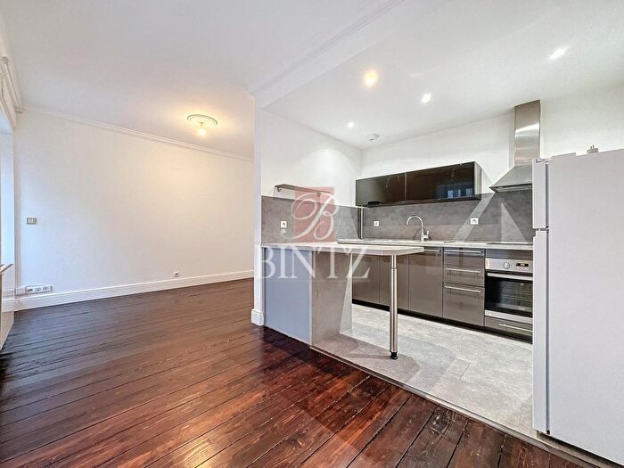 Appartement à vendre - Strasbourg, Neudorf, Saint-Urbain, Landsberg - 2 pièces - 1 chambre