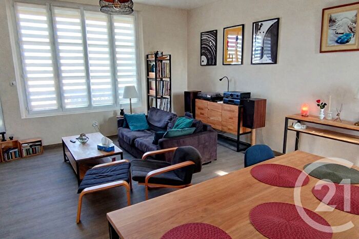 Appartement à vendre - Neuilly-en-Thelle - 3 pièces - 2 chambres