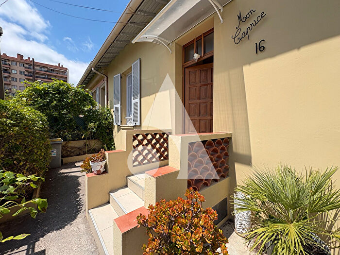 Nice, Pasteur : Maison 3 pièces à vendre