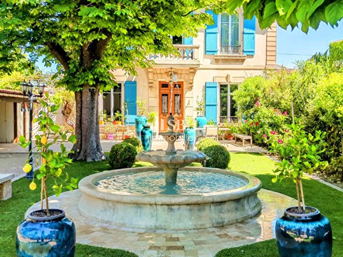 Maison à vendre - LIsle-sur-la-Sorgue, Route du Thor, Route de Gaumont - 8 pièces - 12 chambres