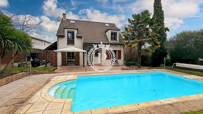 Maison à vendre - Saint-Brice-sous-Forêt, Centre-ville, Clos - 6 pièces - 4 chambres