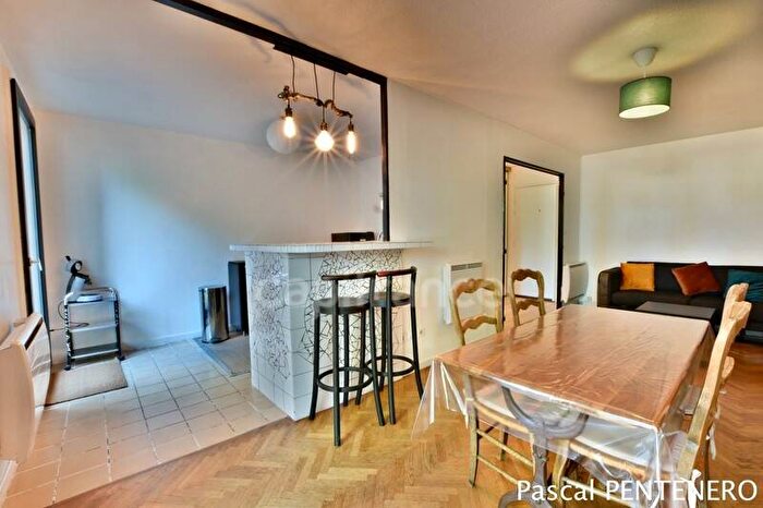 Appartement à louer - Croix Luizet, Villeurbanne - 2 pièces - 1 chambre