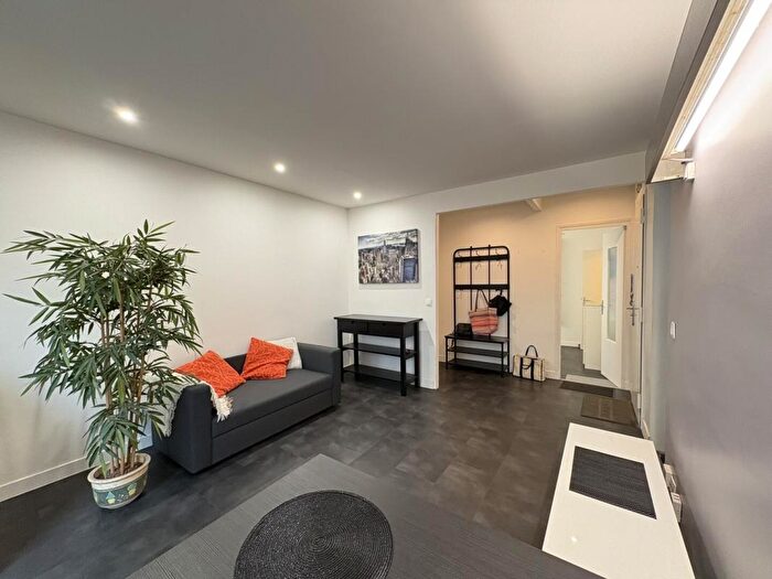 Appartement 2 pièces à vendre - Montrouge, Le vieux Montrouge