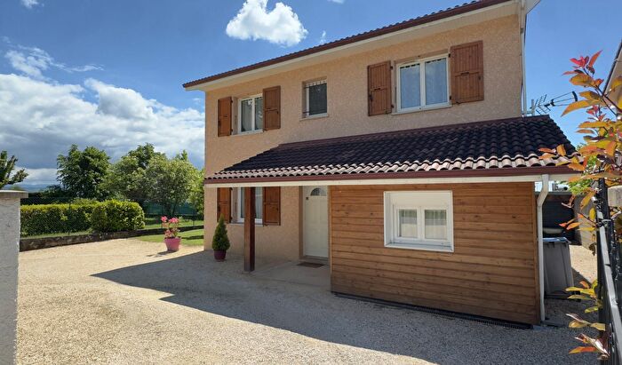 Maison 6 pièces à La Côte-Saint-André, à vendre