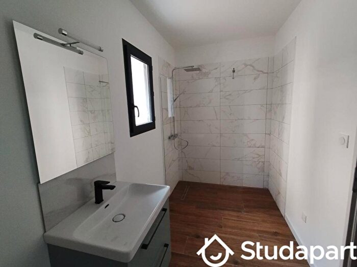 Appartement à louer - Jonquieres Est, Martigues - 1 pièce - 2 chambres