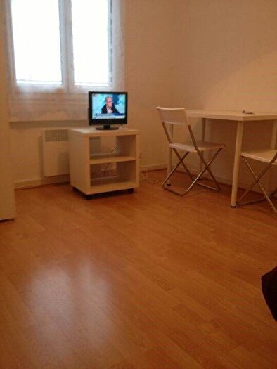 Appartement à louer - Vieux Pays-Roseraie-Bourg-Cité de lEurope- Le Merisier- Les Étangs, Aulnay-sous-Bois - 1 pièce