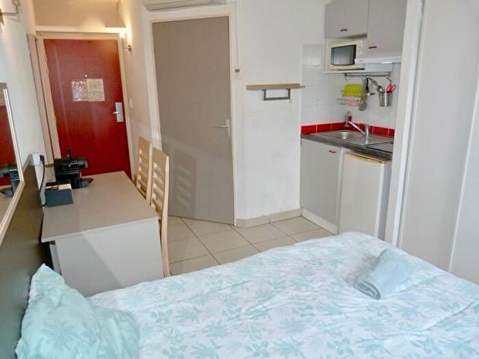 Appartement à louer - Aix-en-Provence, Puyricard, Célony - 1 pièce