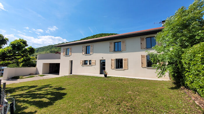 Maison à vendre - Apprieu - 6 pièces - 4 chambres