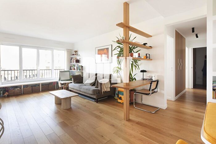 Appartement à vendre - Paris e , Grandes Carrières, Clichy - 3 pièces - 2 chambres