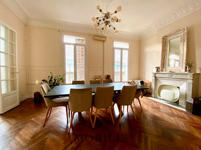 Appartement à vendre - Marseille e , Saint-Giniez - 6 pièces - 3 chambres